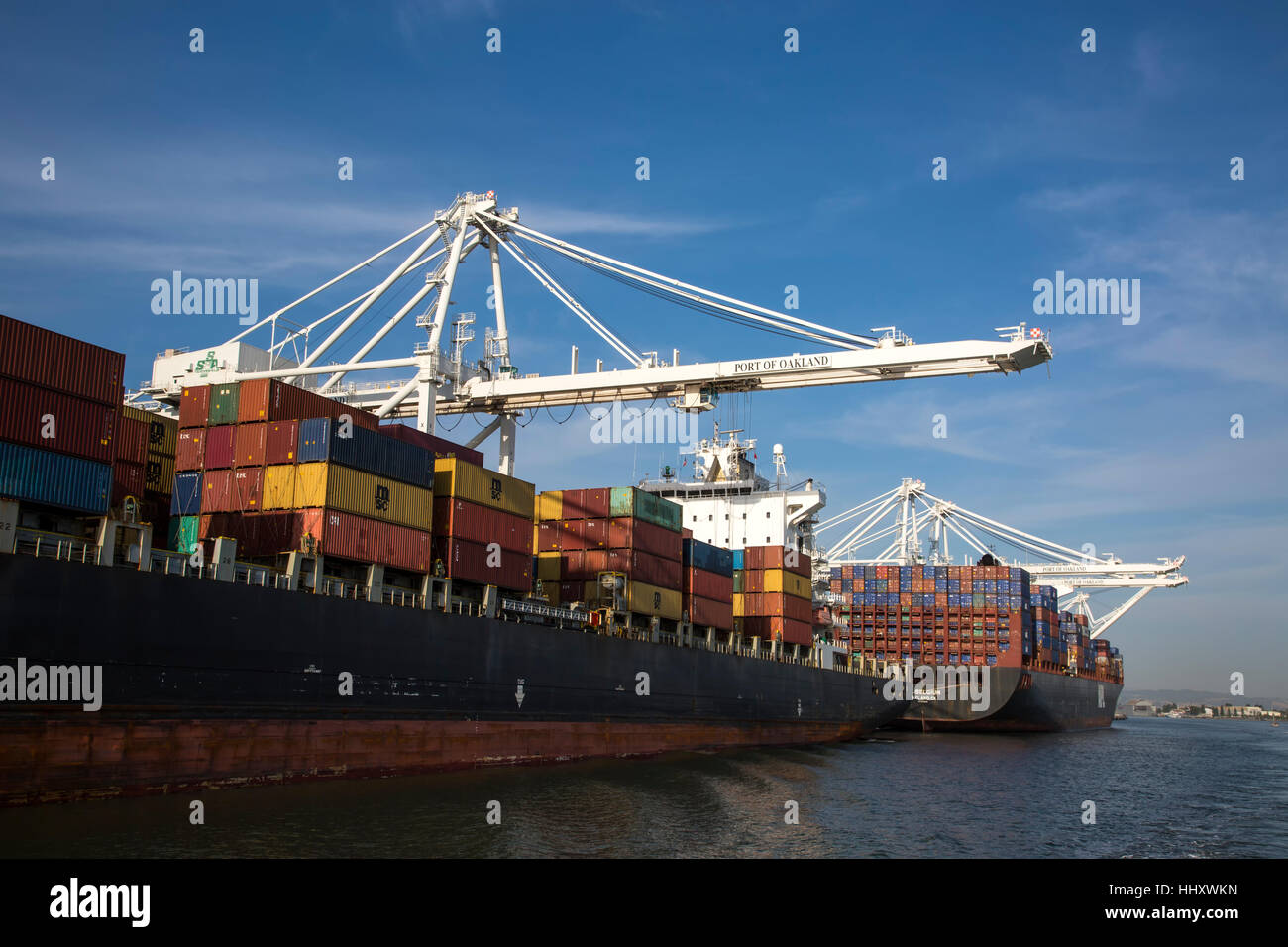 Oakland, California shipyard Stock Photo - Alamy