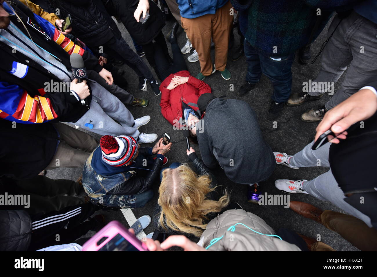 Washington, USA. 20th Jan, 2017. Hundreds of thousands descended on ...