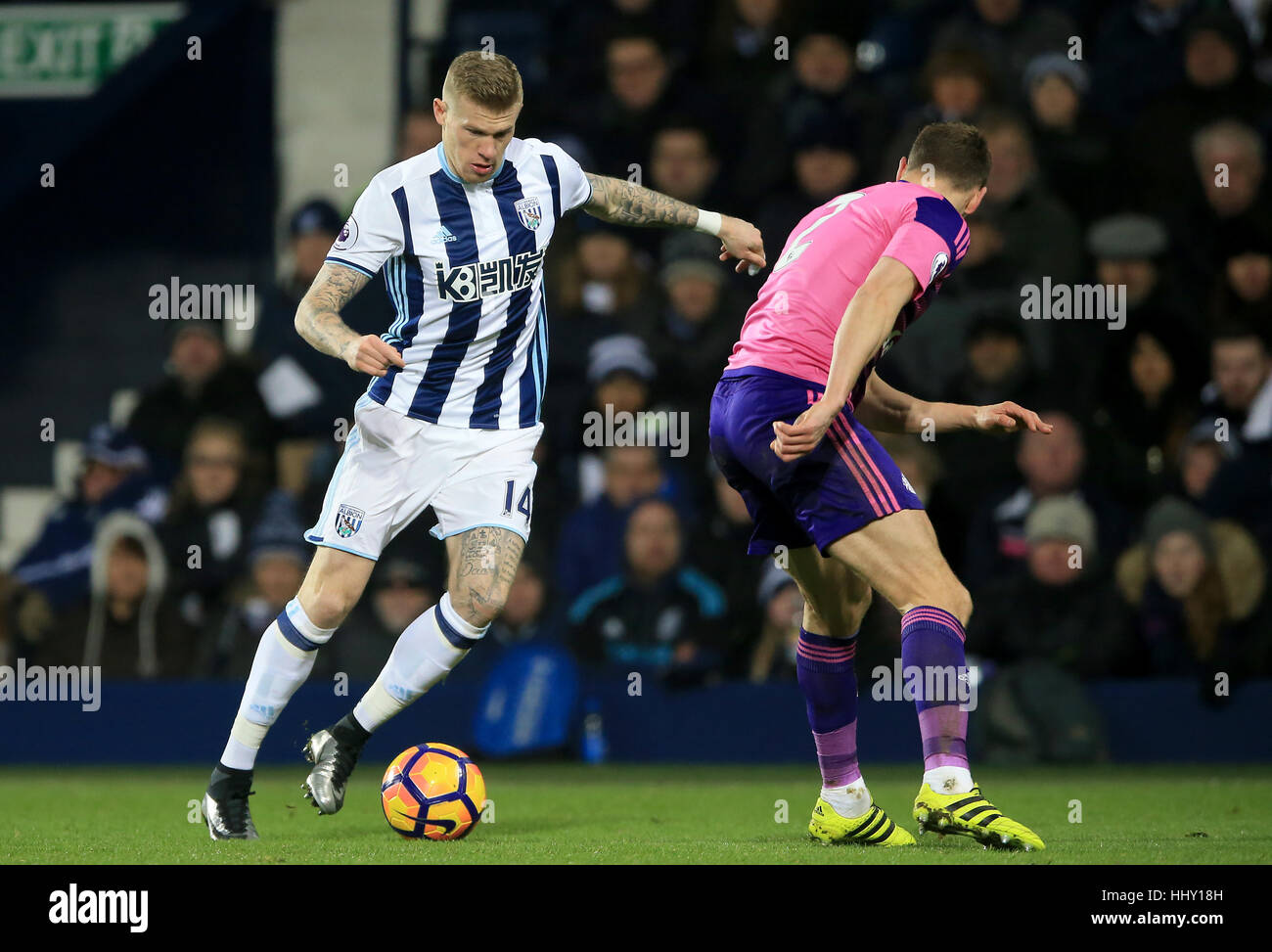 West Bromwich Albion's James McClean (left) and Sunderland's Billy ...
