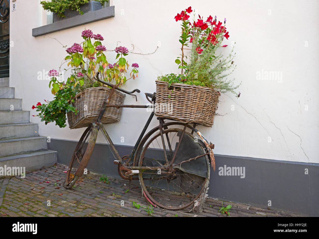 Repurpose reuse recycle hi-res stock photography and images - Alamy