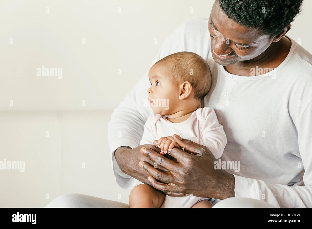 Black father newborn baby girl hi-res stock photography and images - Alamy