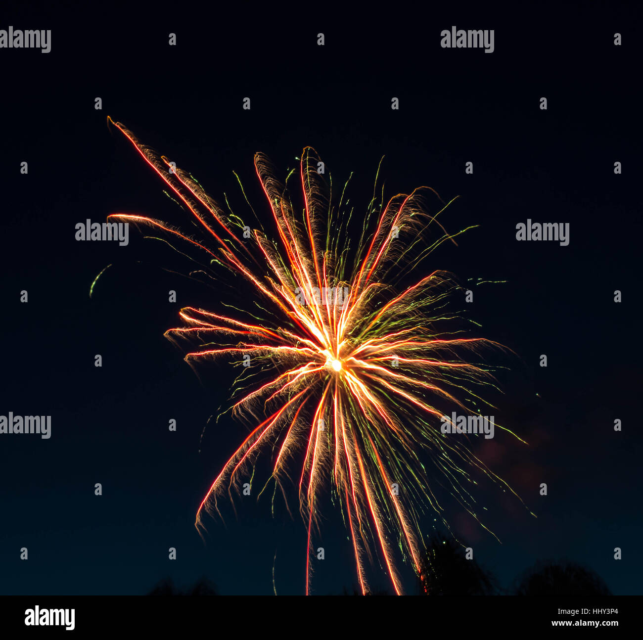 Starburst fireworks hi-res stock photography and images - Alamy