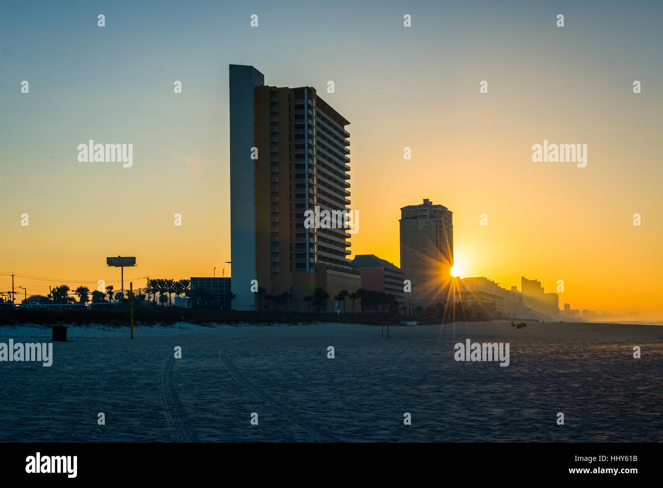Highrises on beach hi-res stock photography and images - Alamy