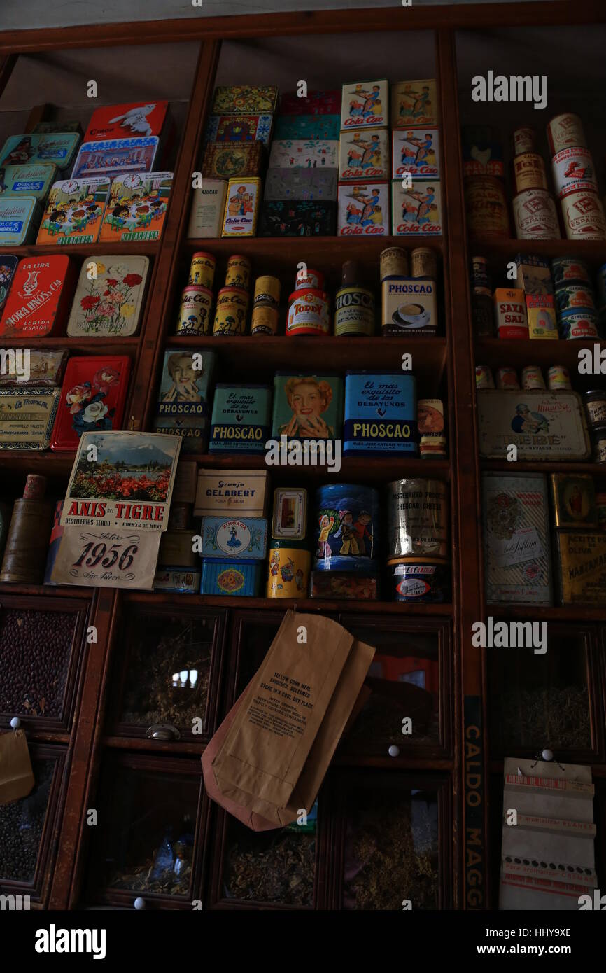 Vintage corner store hi-res stock photography and images - Alamy