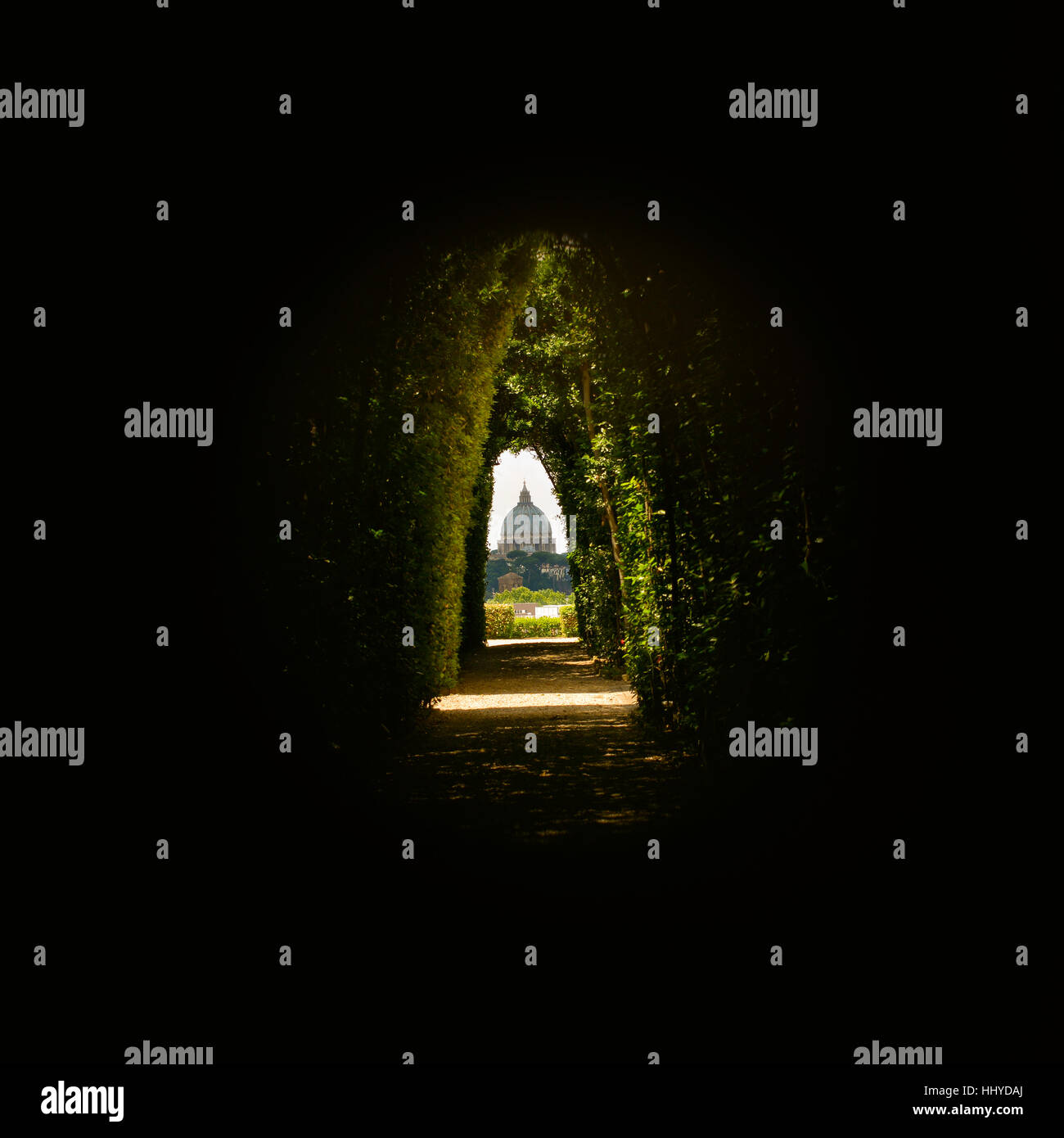 Keyhole garden hi-res stock photography and images - Alamy