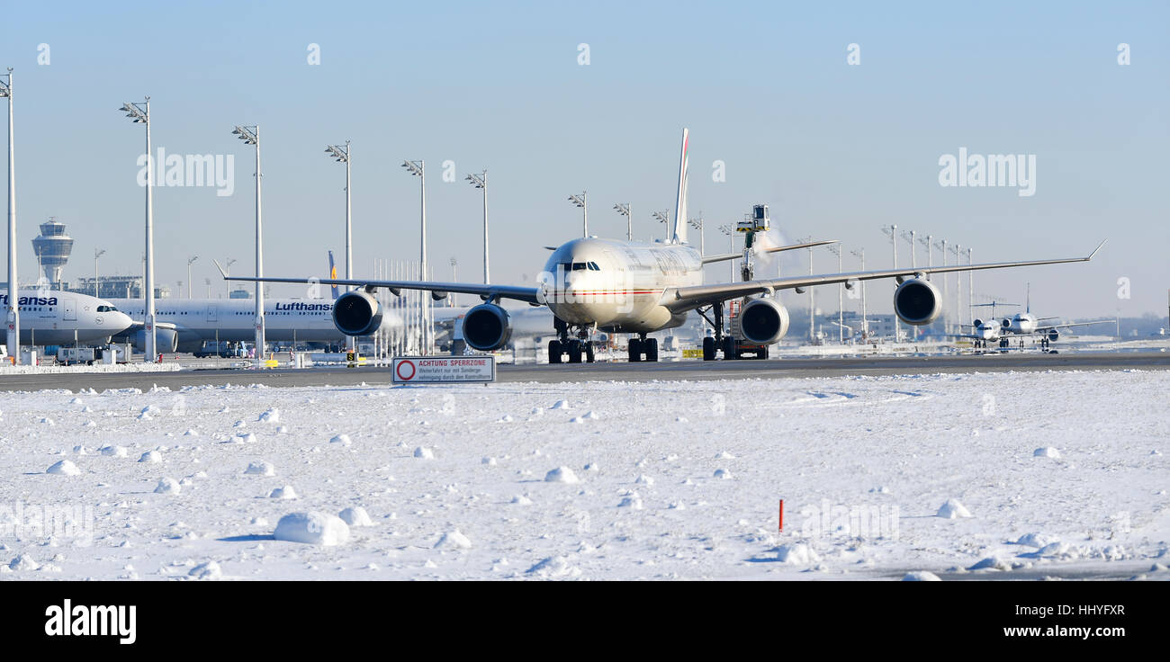 Etihad, A 340, aircraft, a/c, airplane, plane, wing, taxiway, runway ...