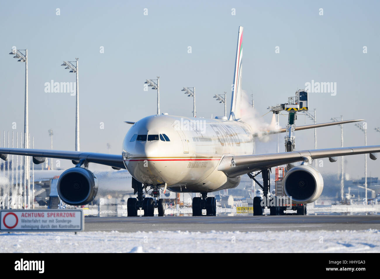 Etihad, A 340, aircraft, a/c, airplane, plane, wing, taxiway, runway ...