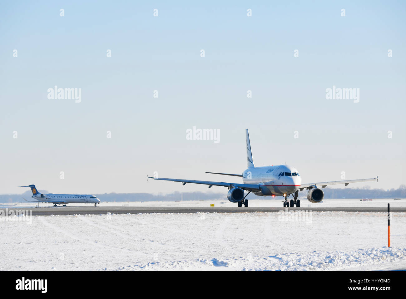 Aircraft stand position hi-res stock photography and images - Alamy