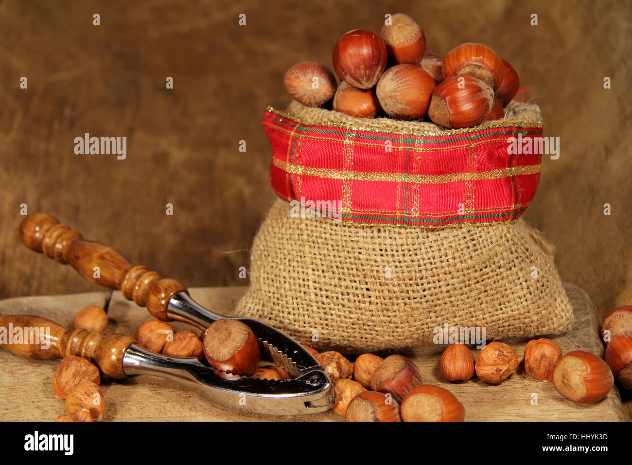 Empty bag nuts hi-res stock photography and images - Alamy