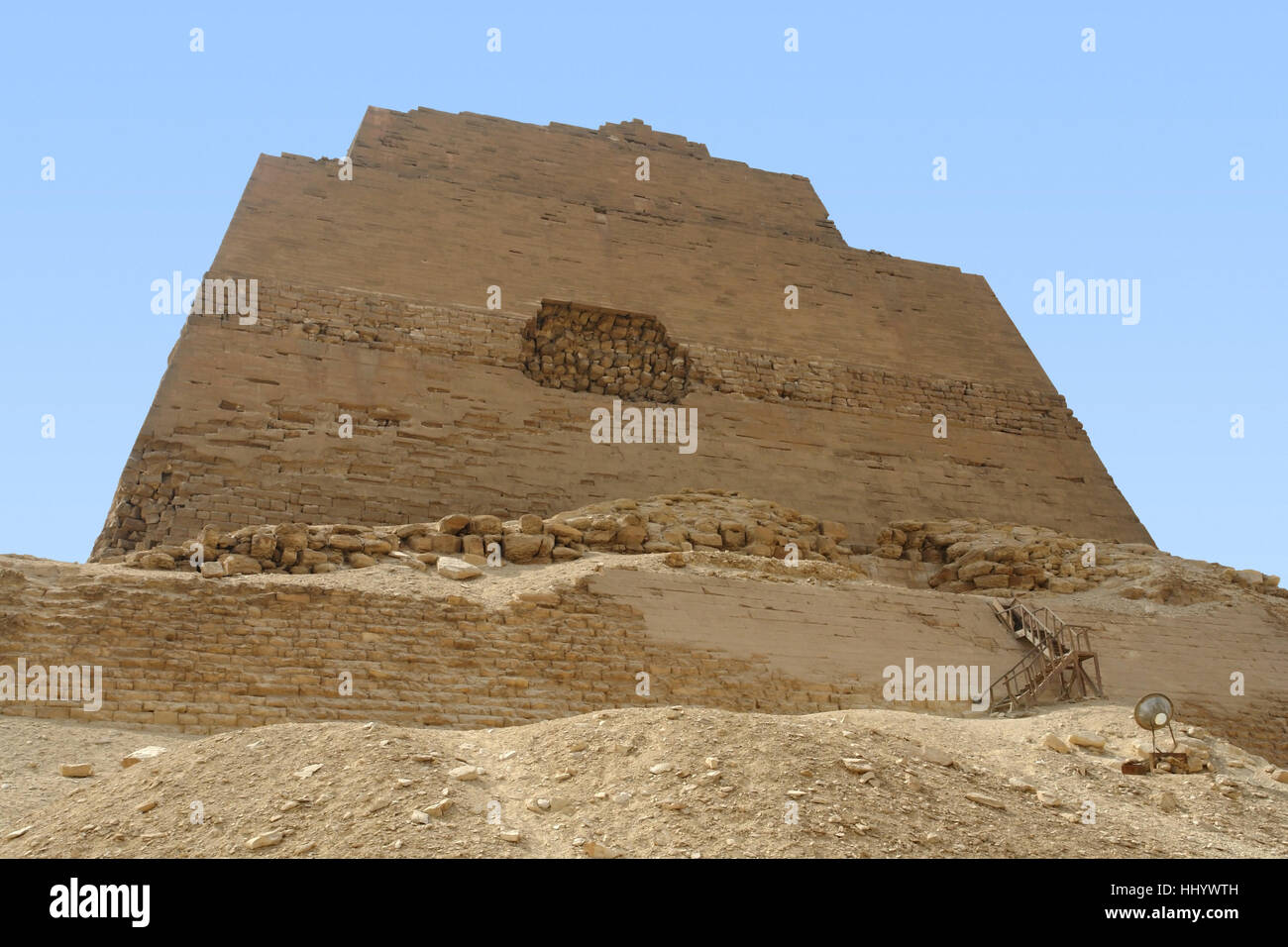 Meidum pyramid hi-res stock photography and images - Alamy