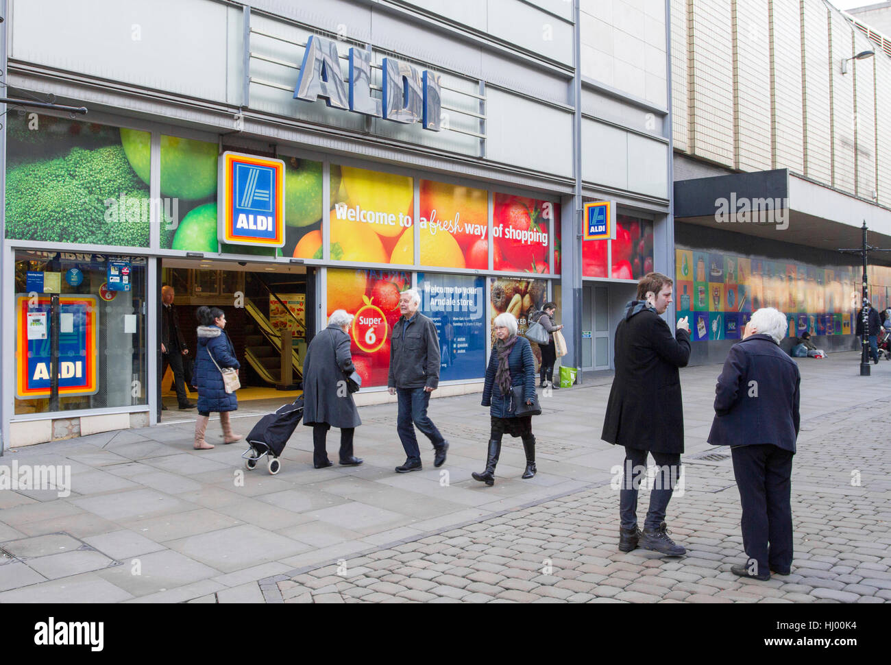Aldi Superstore in Piccadilly, Manchester City Center, UK Stock Photo ...