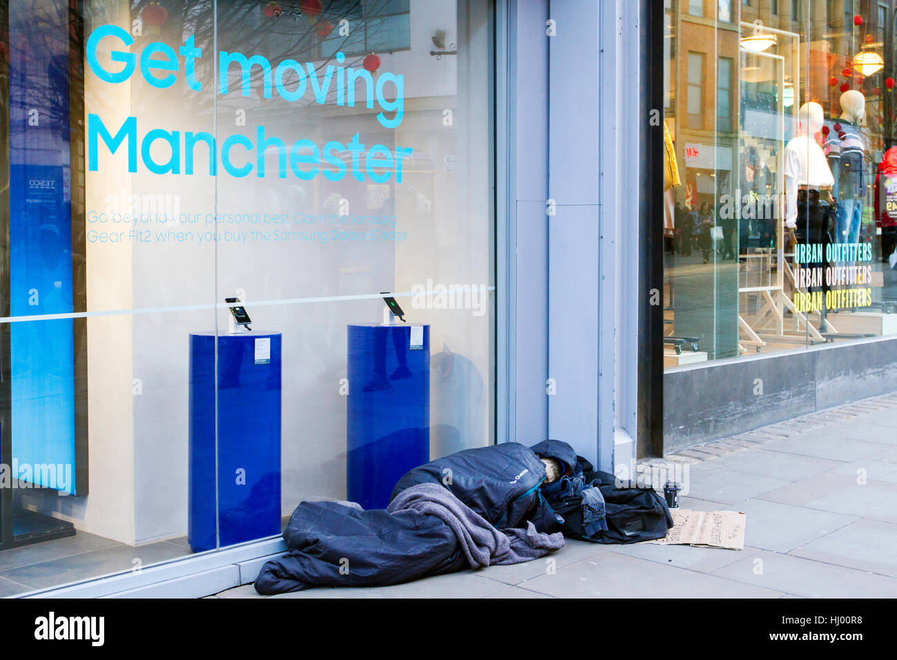 homeless homelessness sleeping rough beg beggar begging hungry cold ...