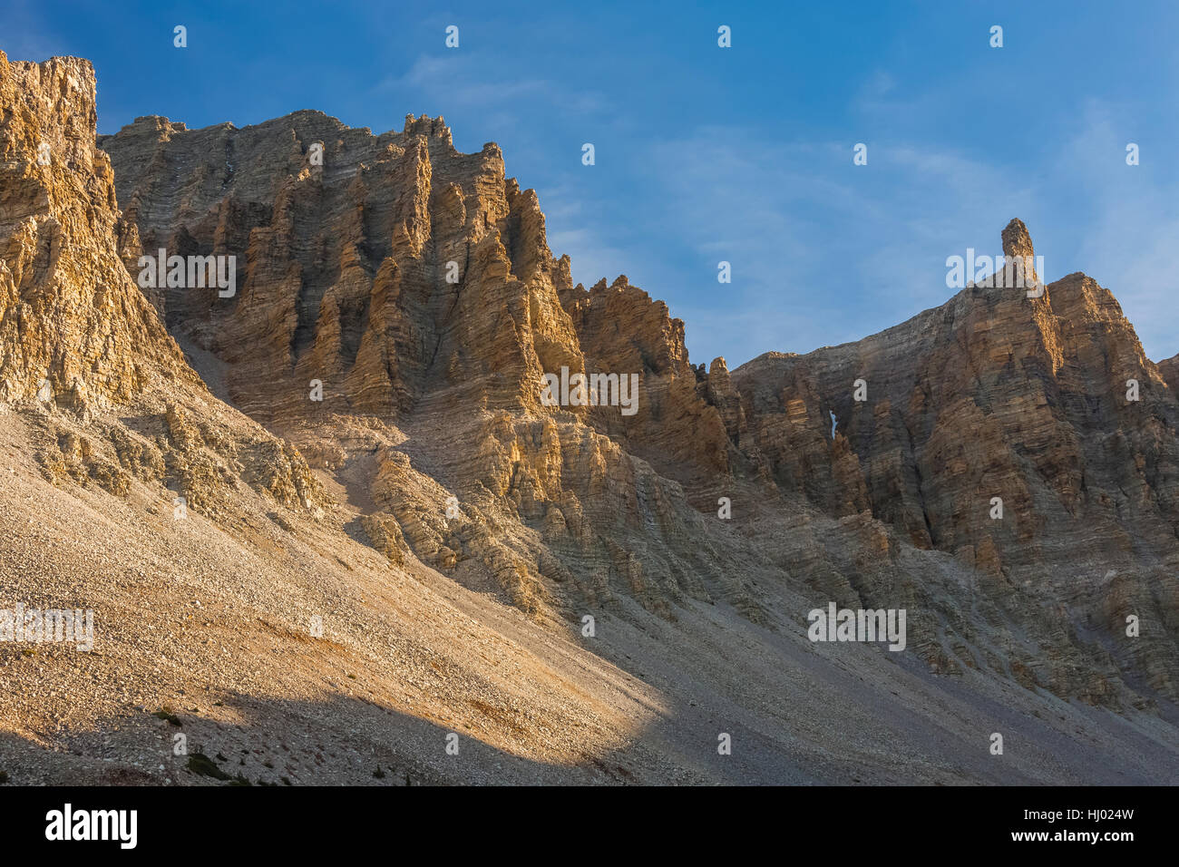 Glacier-carved cliffs of Jeff Davis Peak, the third highest mountain in ...