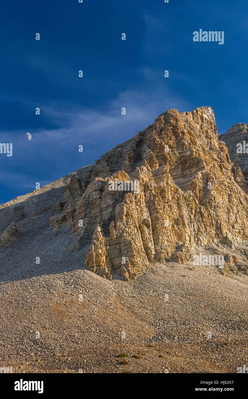 Glacier-carved cliffs of Jeff Davis Peak, the third highest mountain in ...