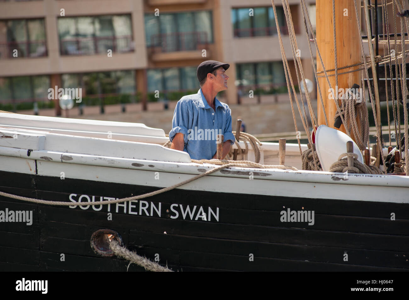 Sydney harbour tall ships hi-res stock photography and images - Alamy
