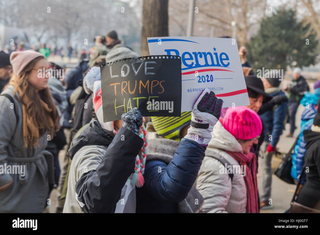 Bernie 2020 hi-res stock photography and images - Alamy