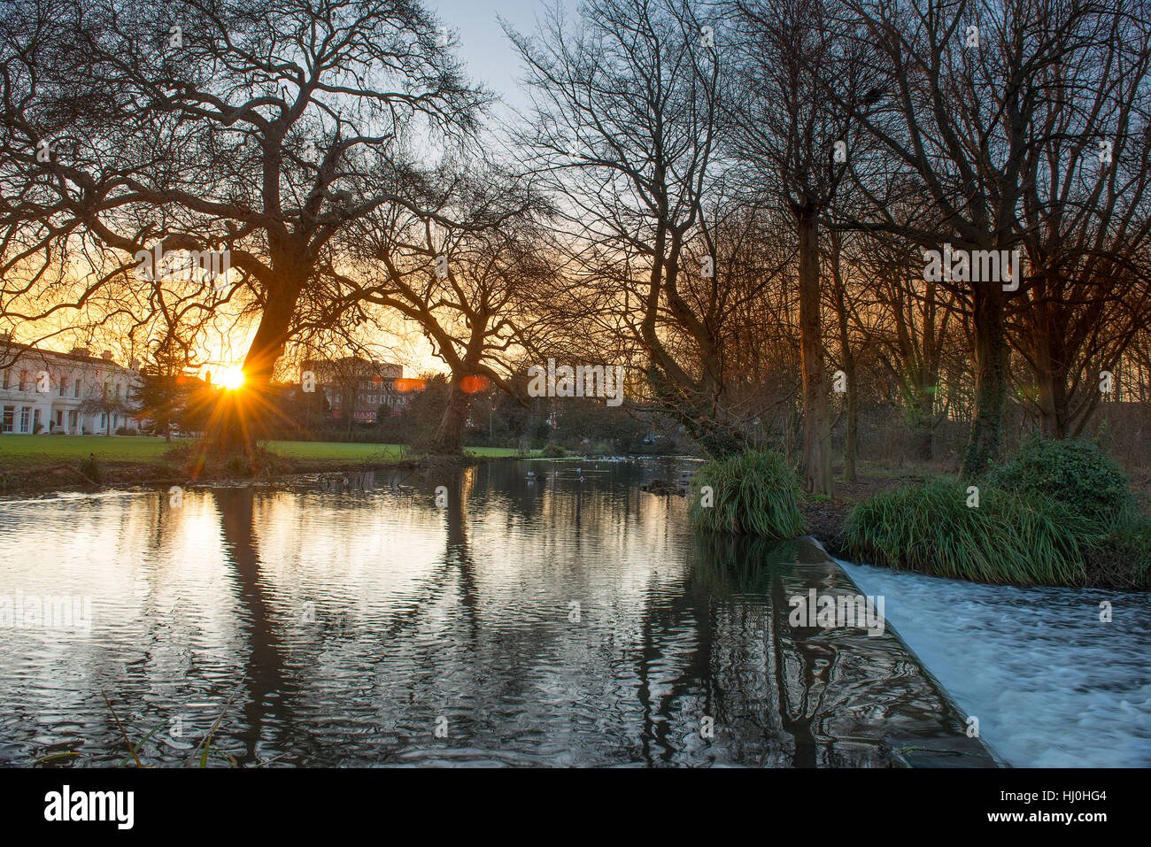 River wandle weir hi-res stock photography and images - Alamy