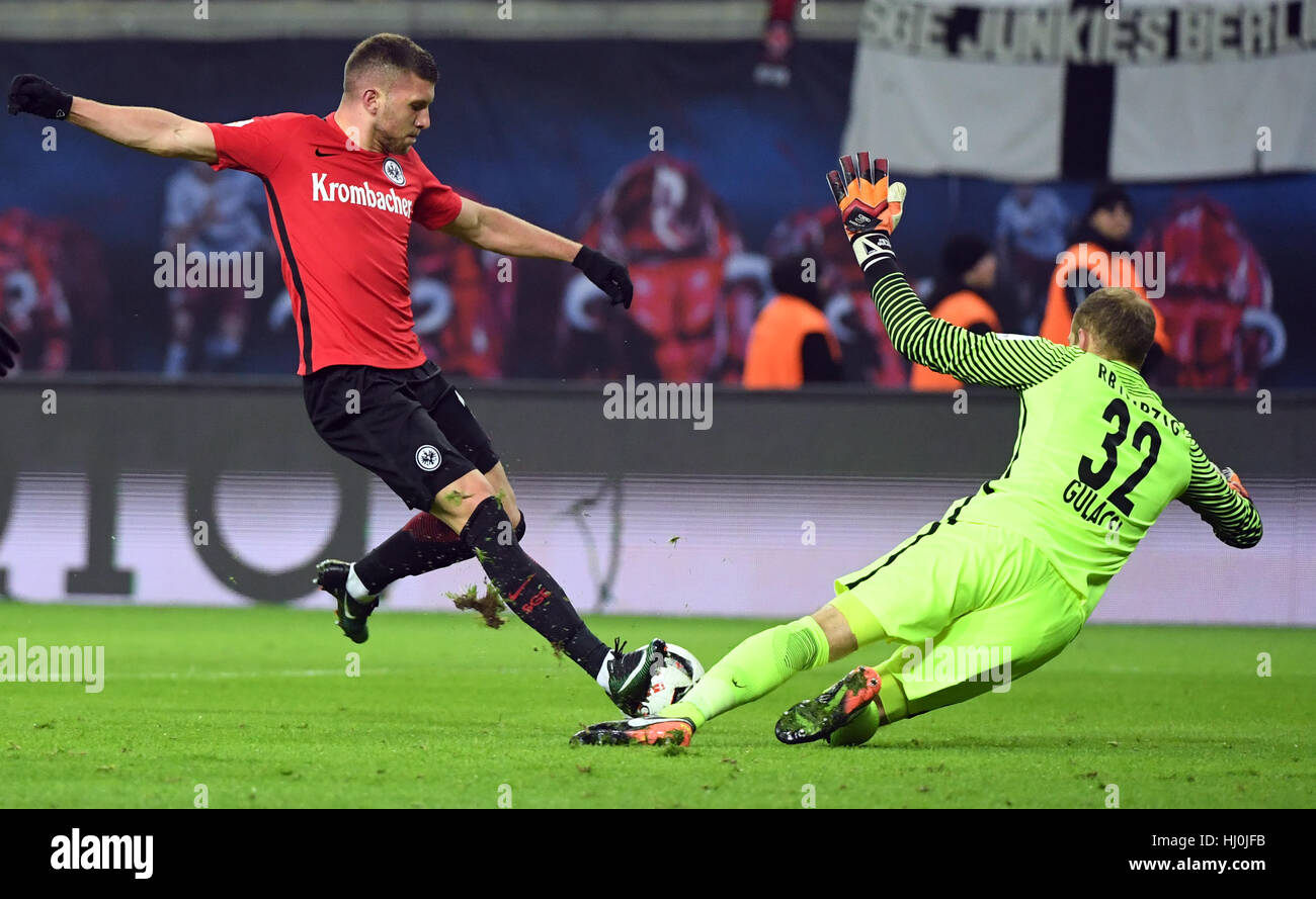 Leipzig, Germany. 21st Jan, 2017. Leipzig's goalkeeper Péter Gulácsi (r ...