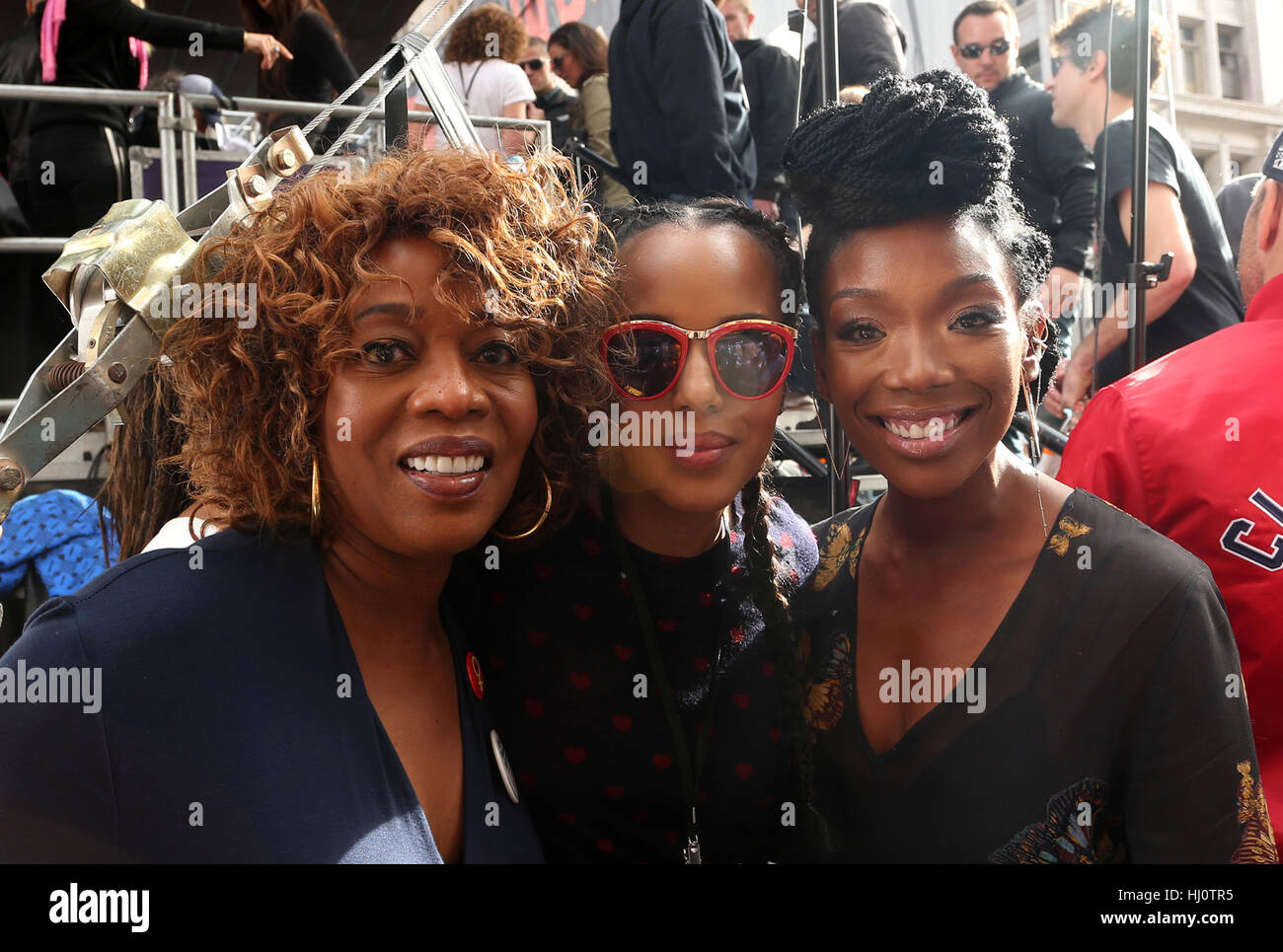 ALos Angeles CA. 21st Jan, 2017. Alfre Woodard, Kerry Washington ...