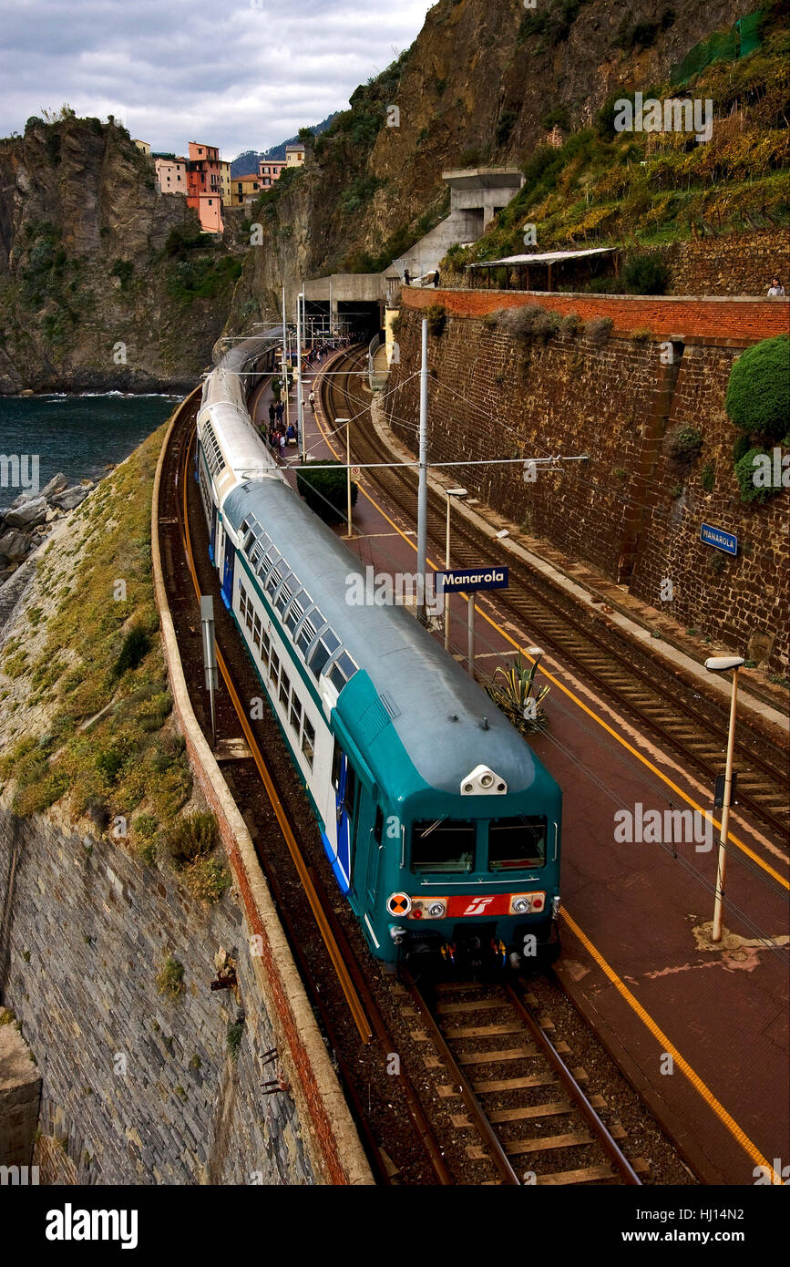 station, railway, locomotive, train, engine, rolling stock, vehicle ...