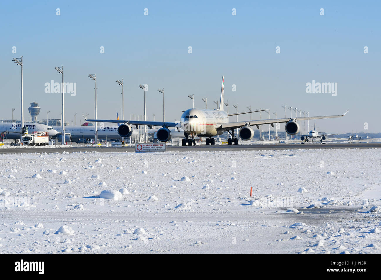 Etihad, A 340, aircraft, a/c, airplane, plane, wing, taxiway, runway ...