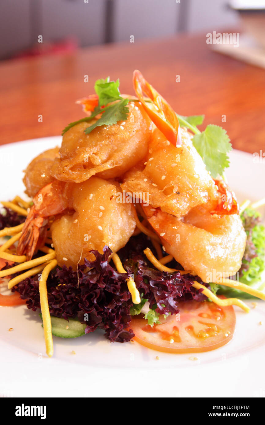Thai foods deep fried prawn Stock Photo - Alamy