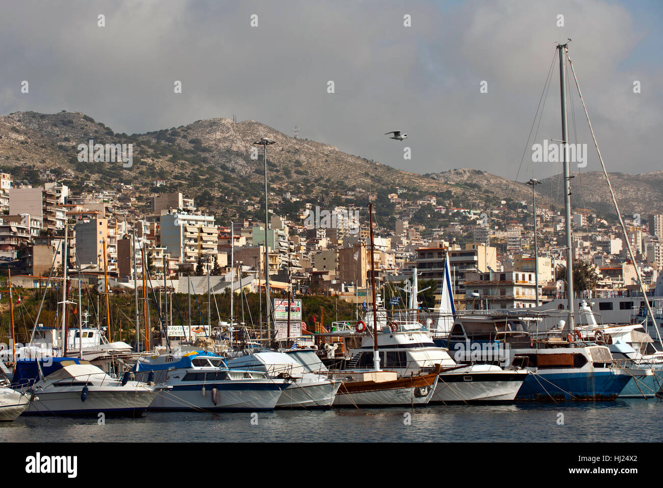 Perama greece hi-res stock photography and images - Alamy