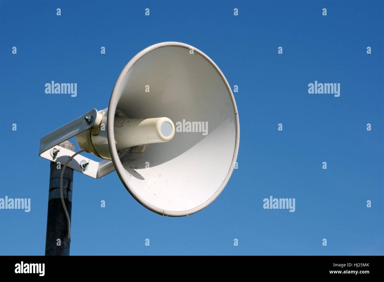 Old loudspeaker electric wire hi-res stock photography and images - Alamy