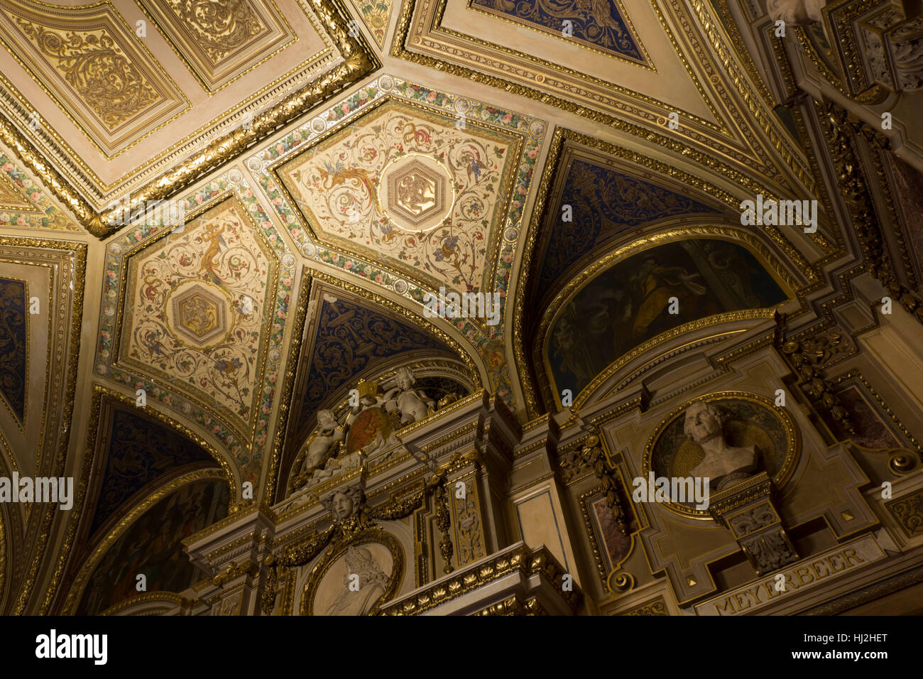 VIENNA, AUSTRIA - JANUARY 2 2016: Detail of Vienna Opera house ...