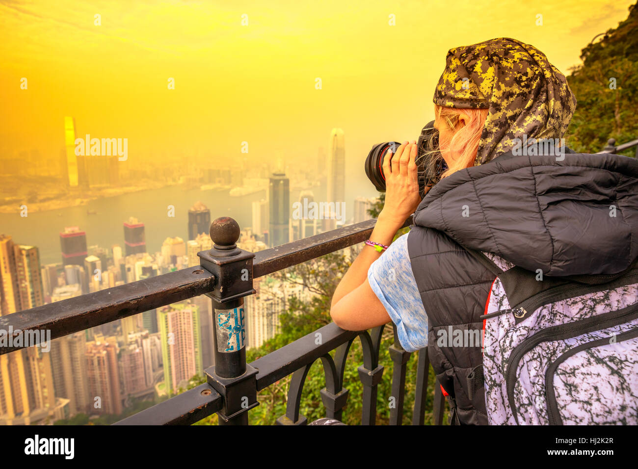 Victoria peak woman hong kong hi-res stock photography and images - Alamy