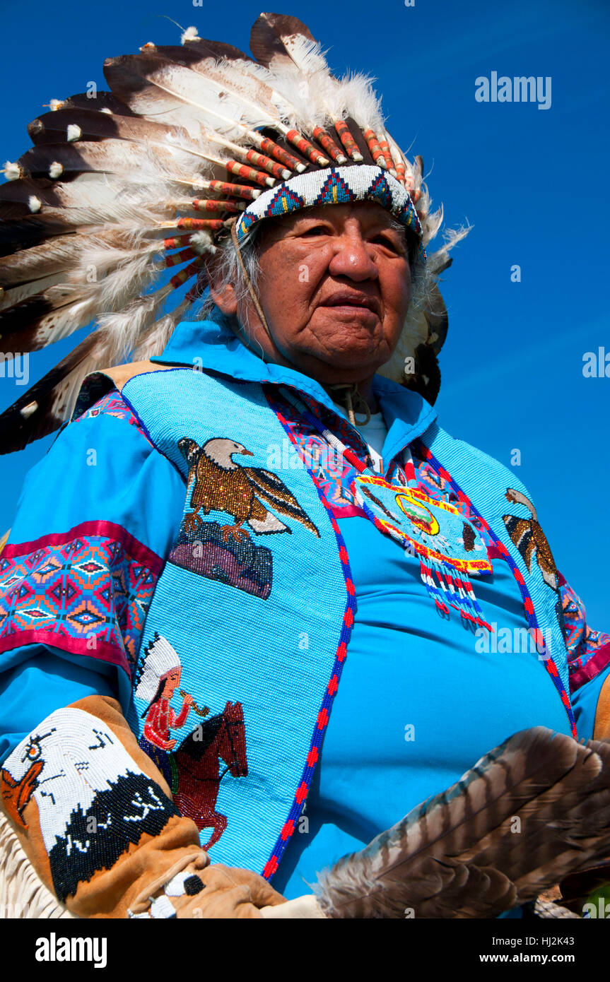 Chief in regalia at parade, Pi-Ume-Sha Treaty Days, Warm Springs Indian ...