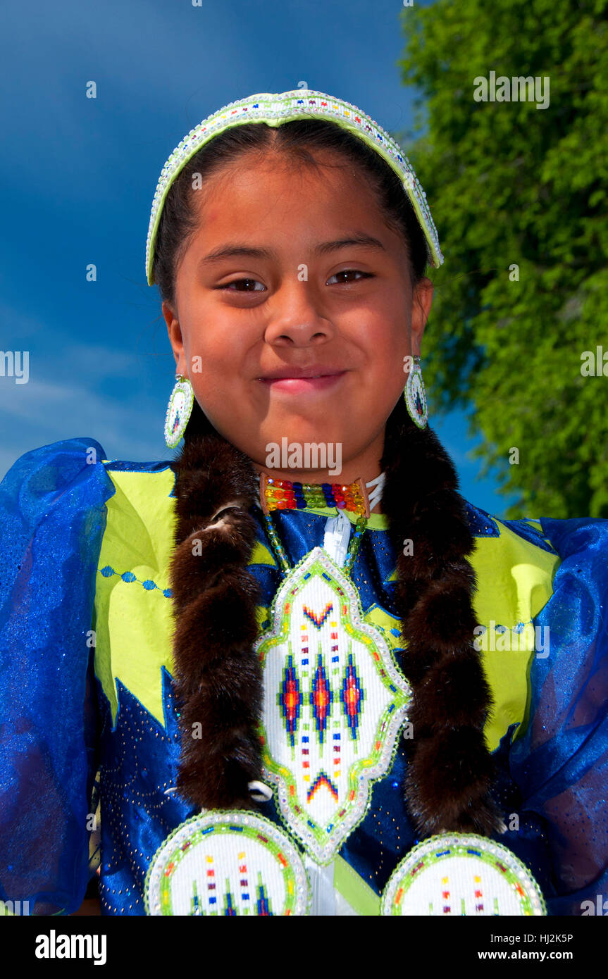Native American girl in regalia, Pi-Ume-Sha Treaty Days, Warm Springs ...