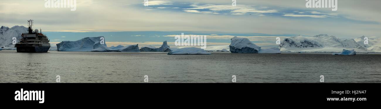 north pole, arctic, cold, greenland, brash ice, antarctic, ice, frost Stock Photo - Alamy