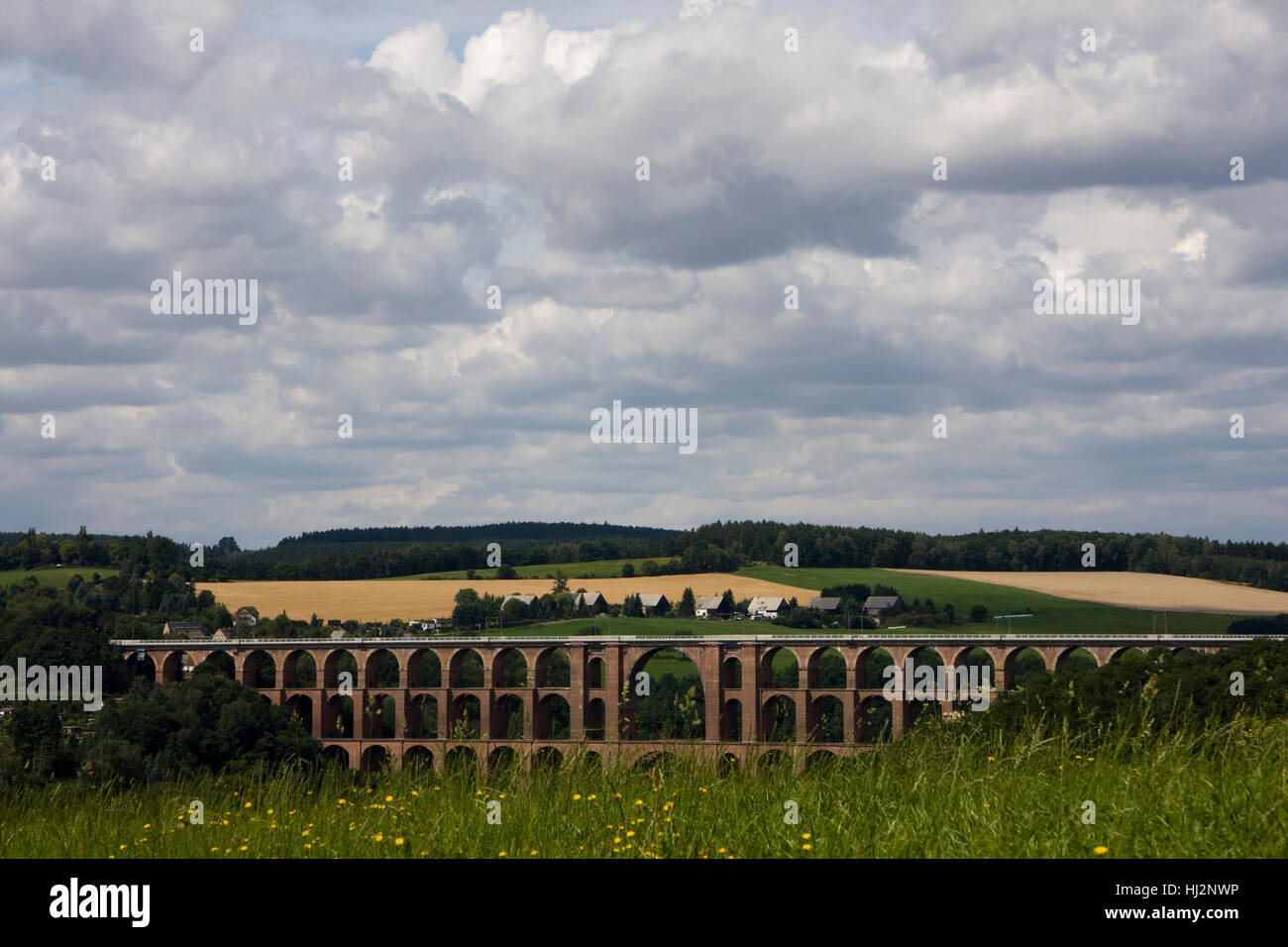 Arched brick railway bridges hi-res stock photography and images - Alamy