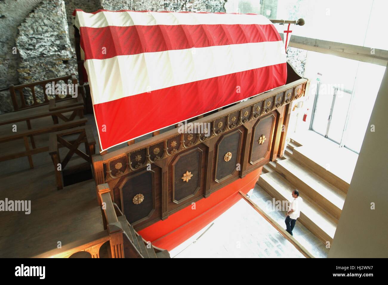 Ancient galley ship hi-res stock photography and images - Alamy