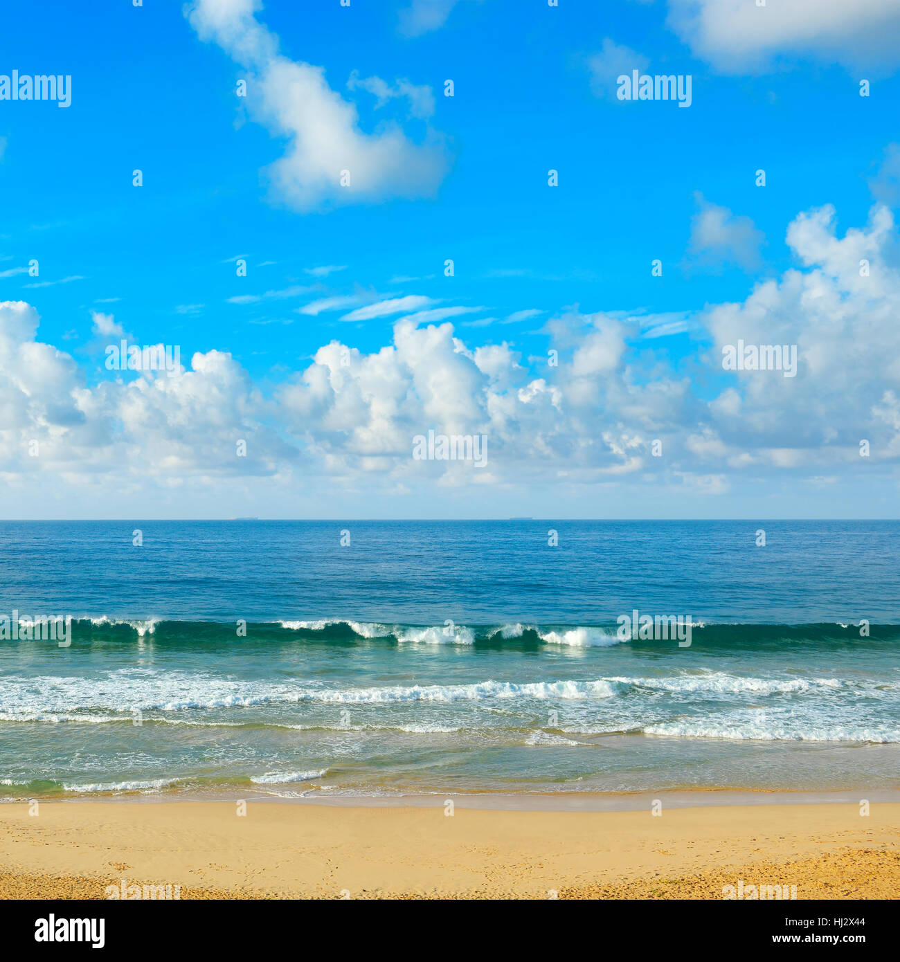 Ocean waves and blue sky Stock Photo - Alamy