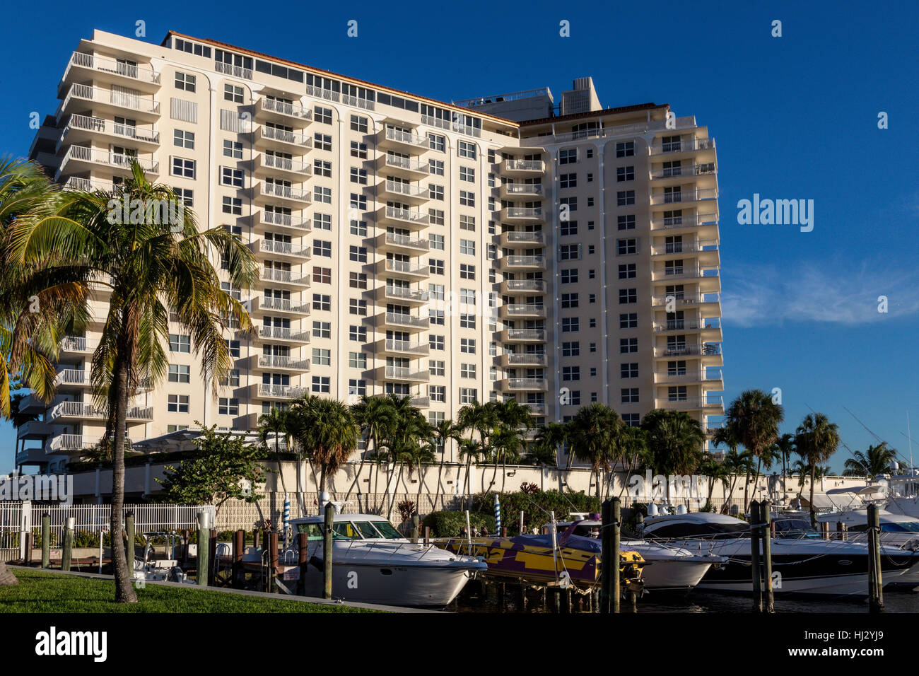 Fort lauderdale high rise condos hi-res stock photography and images ...