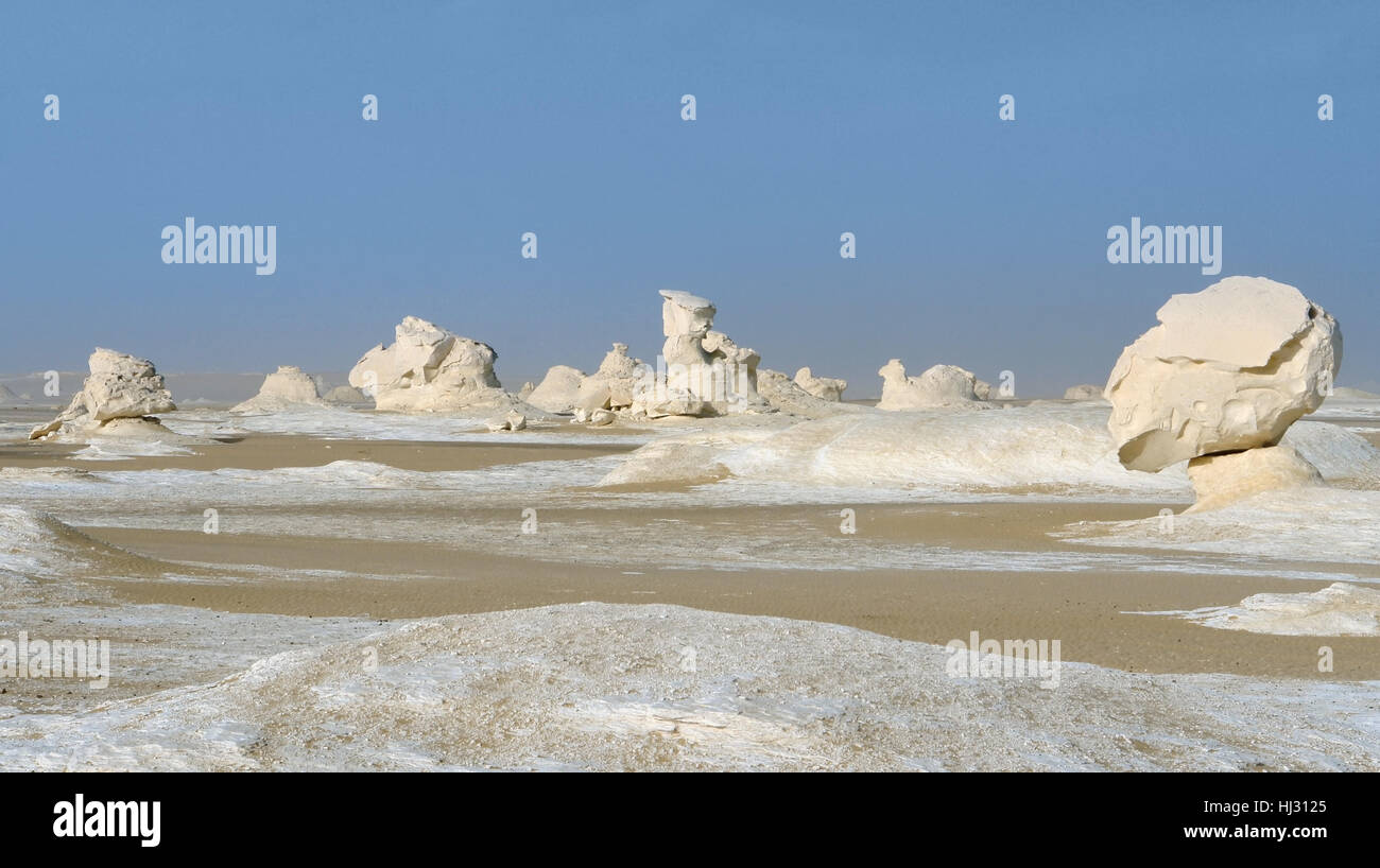 the white desert with rock formation in Egypt Stock Photo - Alamy