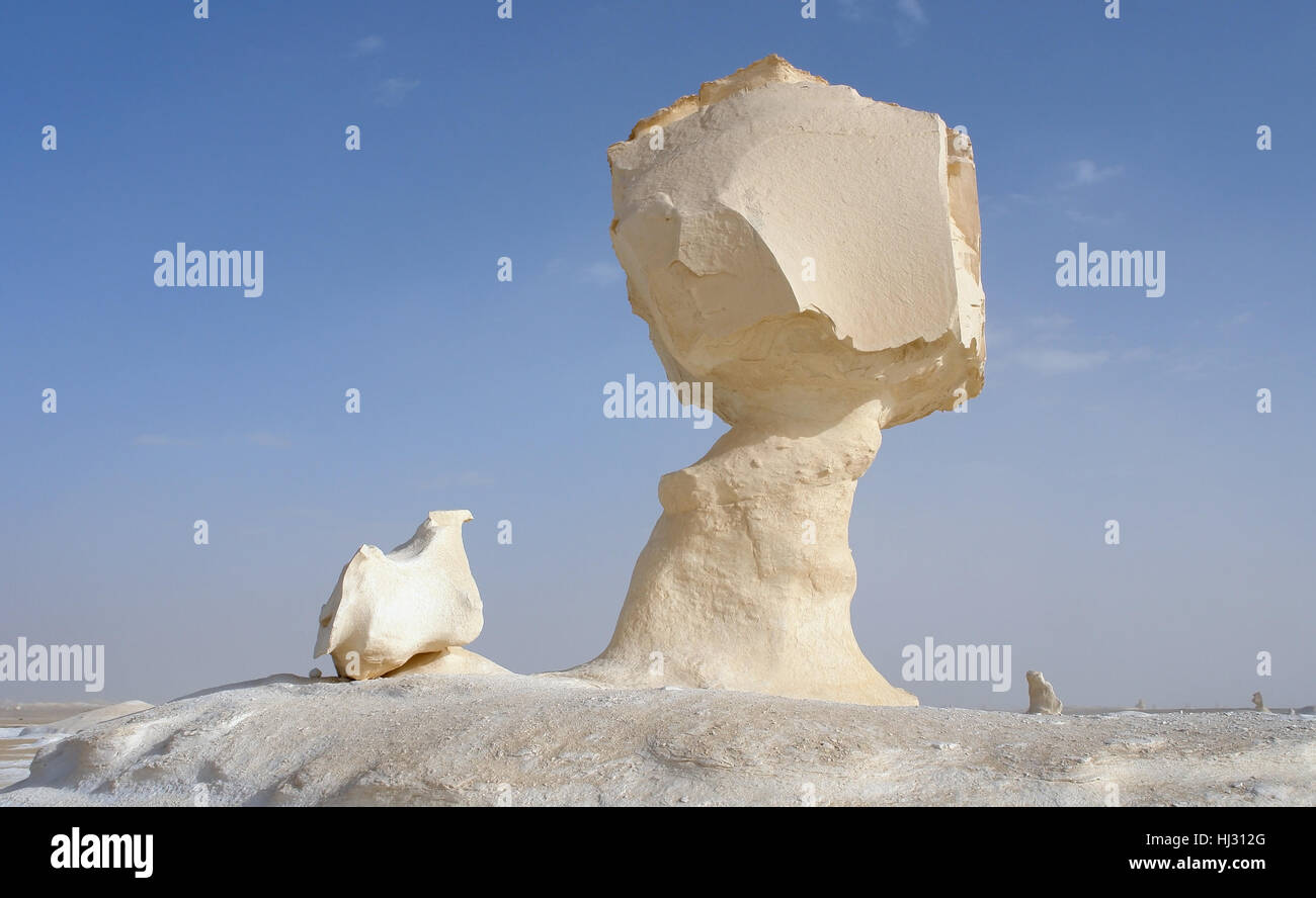 the white desert with rock formation in Egypt Stock Photo - Alamy
