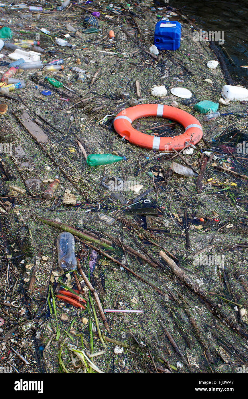 Rubbish In Water Stock Photos & Rubbish In Water Stock Images - Alamy
