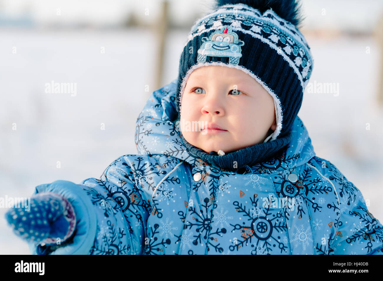 Portrait of little boy in winter Stock Photo - Alamy