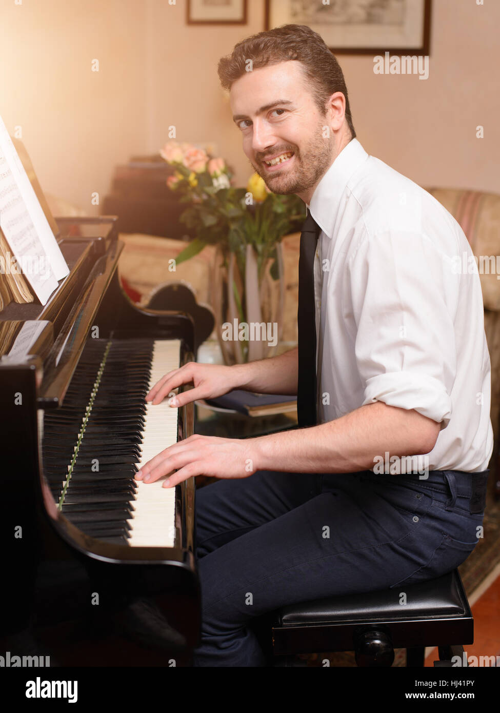 Pianist suit hi-res stock photography and images - Alamy
