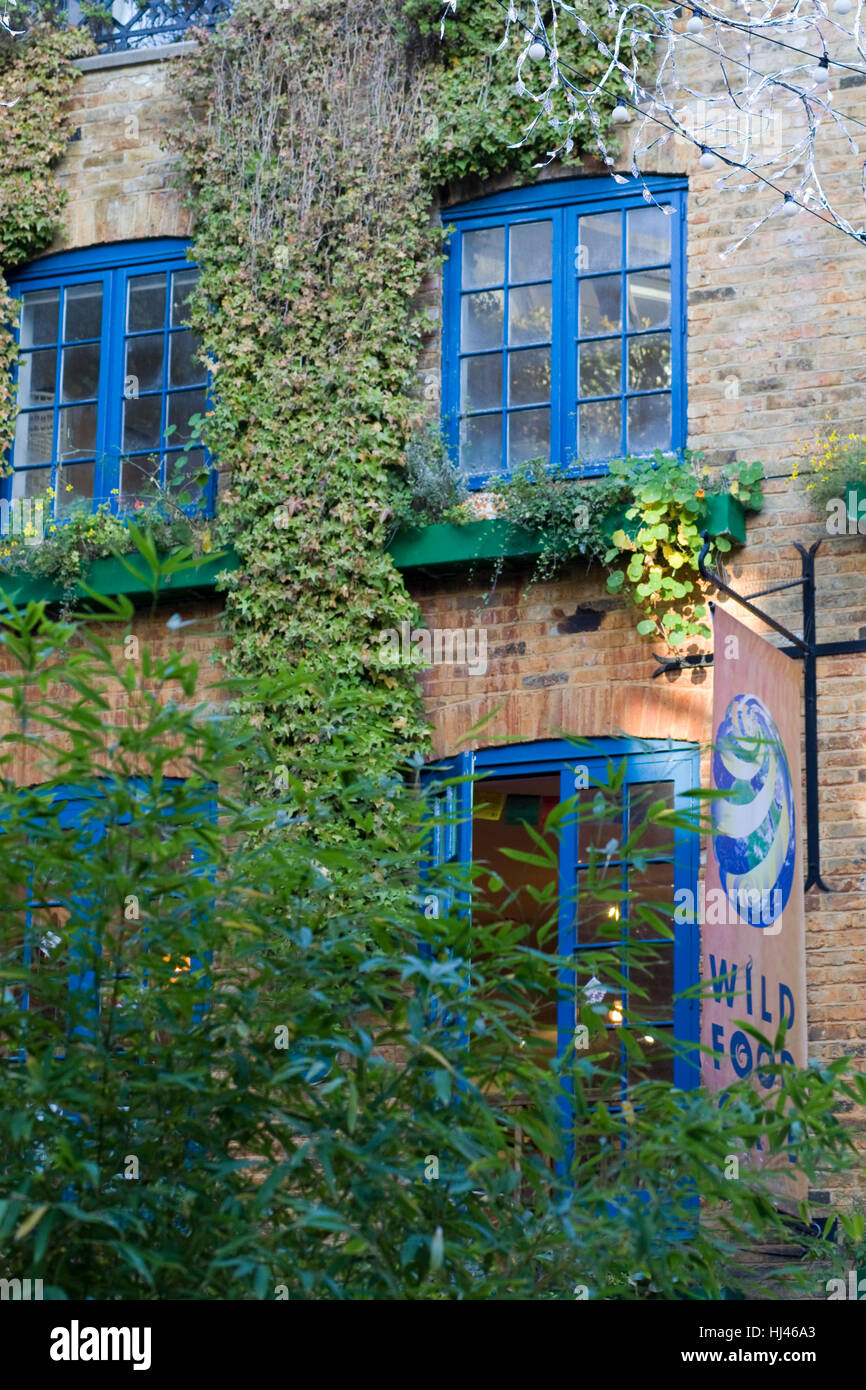 Neil's Yard, a courtyard with alternative shops and cafés, Covent ...