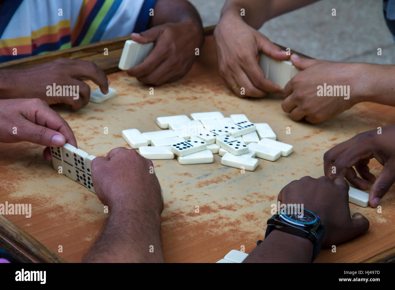 hand, finger, game, tournament, play, playing, plays, played, risk, row ...
