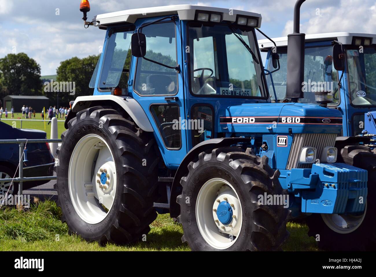 Vintage ford tractor hi-res stock photography and images - Alamy