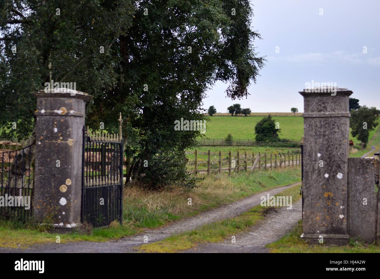 gate to a castle Stock Photo - Alamy