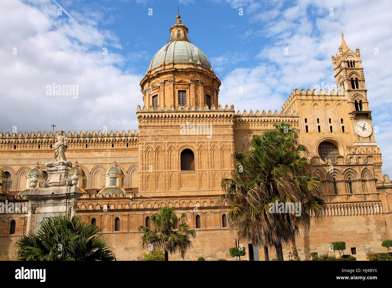 Arabian norman architecture church palermo hi-res stock photography and ...