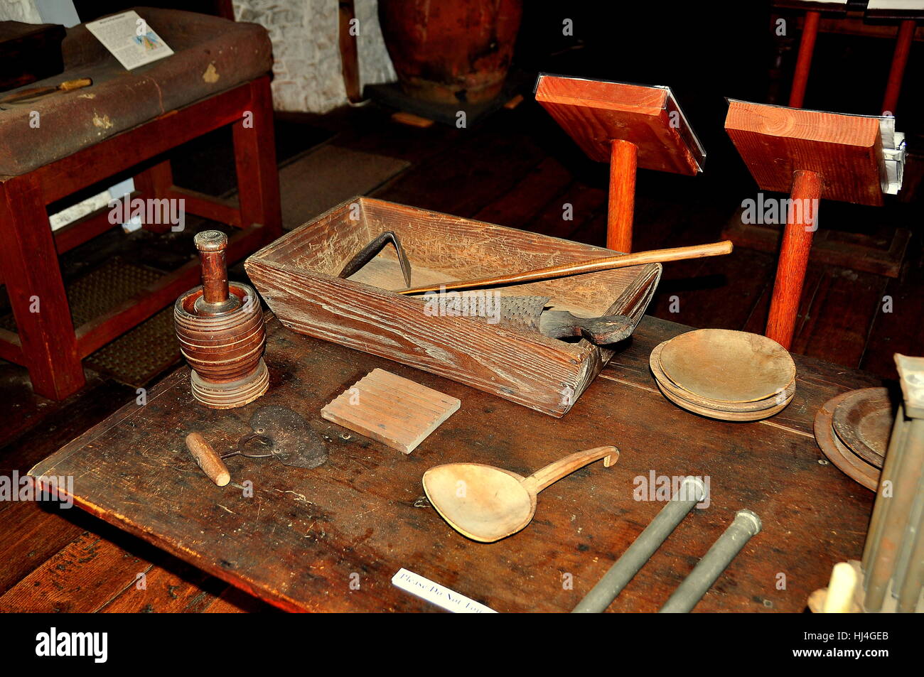 Colonial kitchen hi-res stock photography and images - Alamy