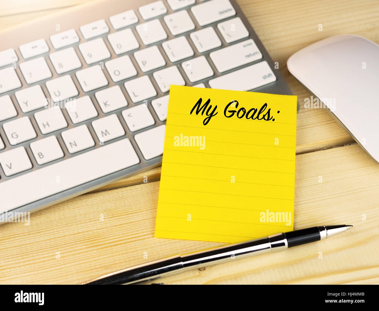 My goals on sticky note on work desk, with copy space Stock Photo - Alamy