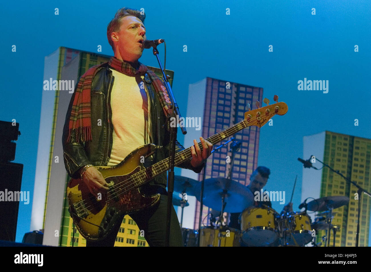 Travis performing at the SSE Hydro at the SECC in Glasgow Featuring ...